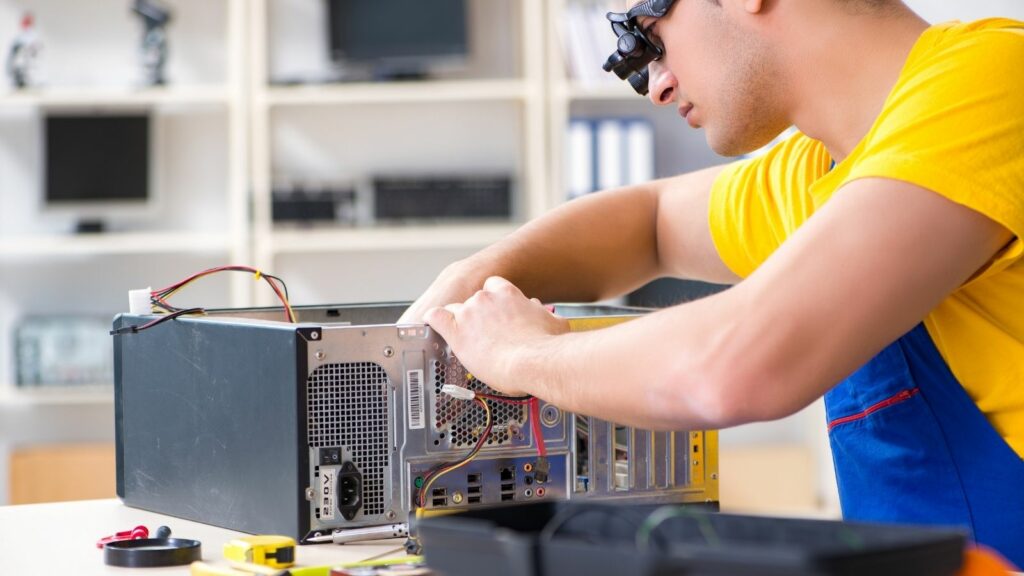 What Type of Software Controls the Hardware of a Computer? A Complete ...