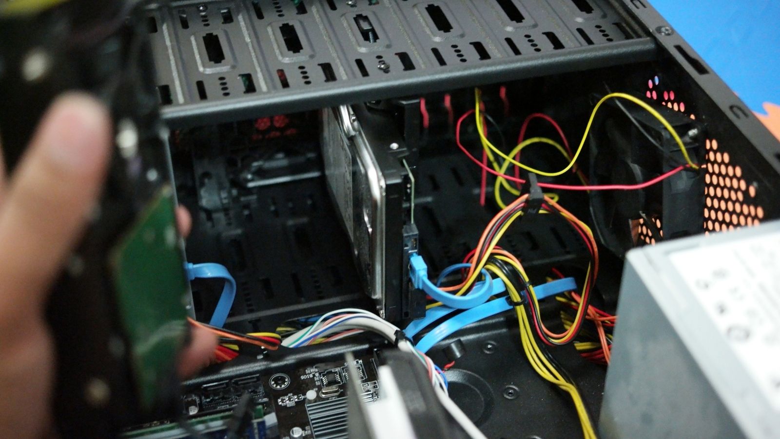 Unlocking Tech Skills: Advanced Hardware Lab 1-1 - Identify Internal ...